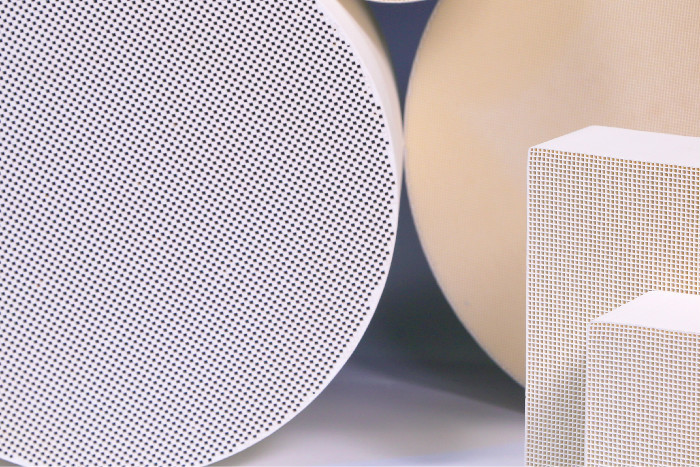 Thin Honeycomb Ceramic Substrate , Cellular Catalyst Substrates